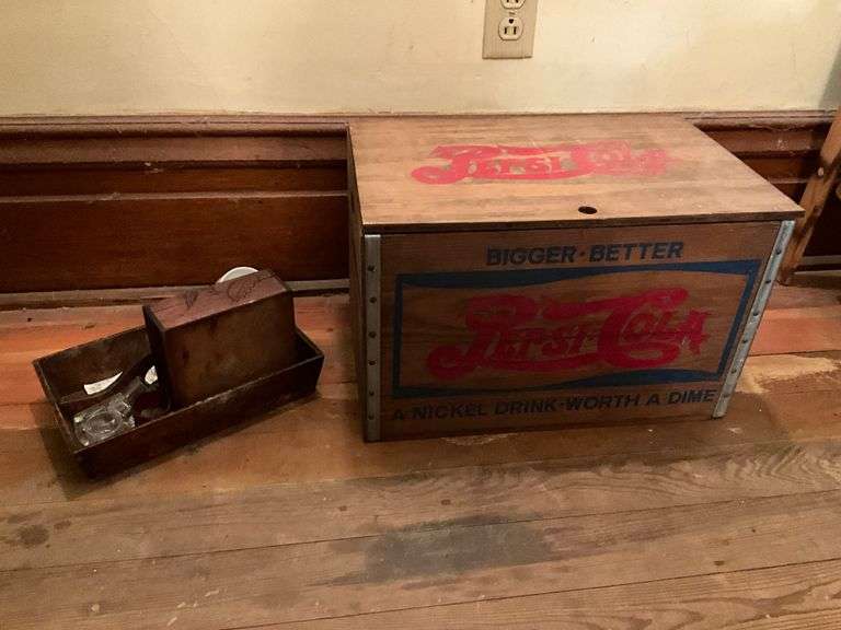 PEPSI COLA BOX AND WOODEN TRAY - Kaufman Realty & Auctions