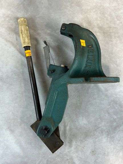 Pacific Deluxe Super Reloading Press - Kaufman Realty & Auctions