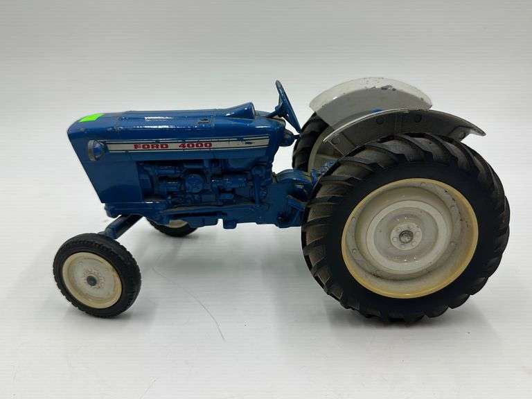 Ford 4000 Tractor Die Cast Metal - Kaufman Realty & Auctions