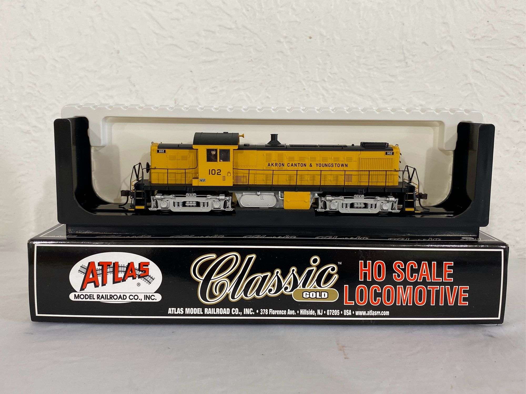 Atlas Akron Canton& Youngstown 102 Locomotive,HO Scale,7.75” - Kaufman ...