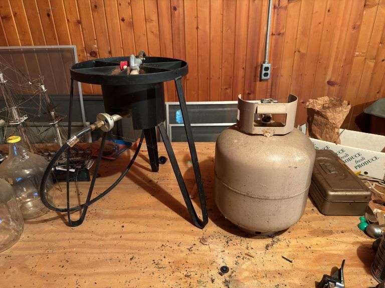 Propane Cooker and Propane Tank (Propane Tank is Full) - Kaufman Realty ...