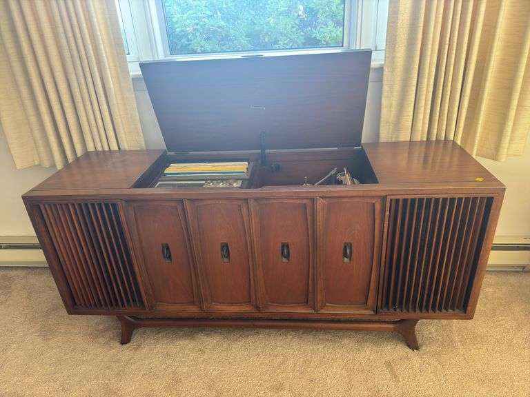 Vintage Zenith Solid State Stereophonic - Kaufman Realty & Auctions