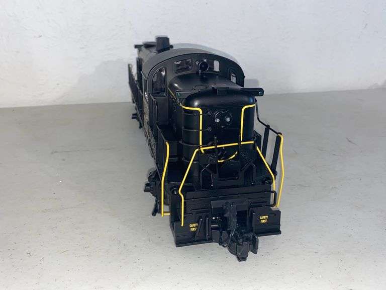 Avocado We're Expecting Ornament 2024 Williams By Bachmann F3 Diesel ...