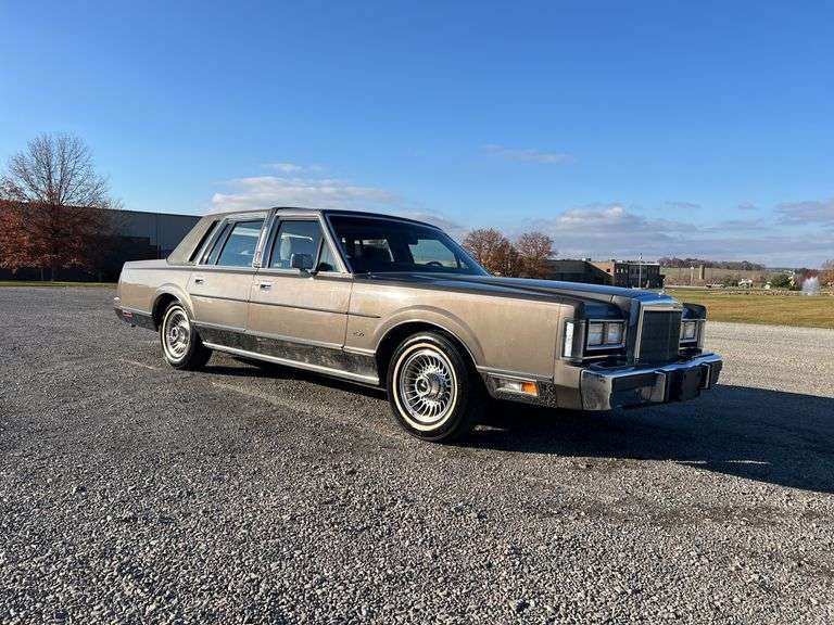 1988 Lincoln TNC Town Car/ showing 81,104 miles - Kaufman Realty & Auctions