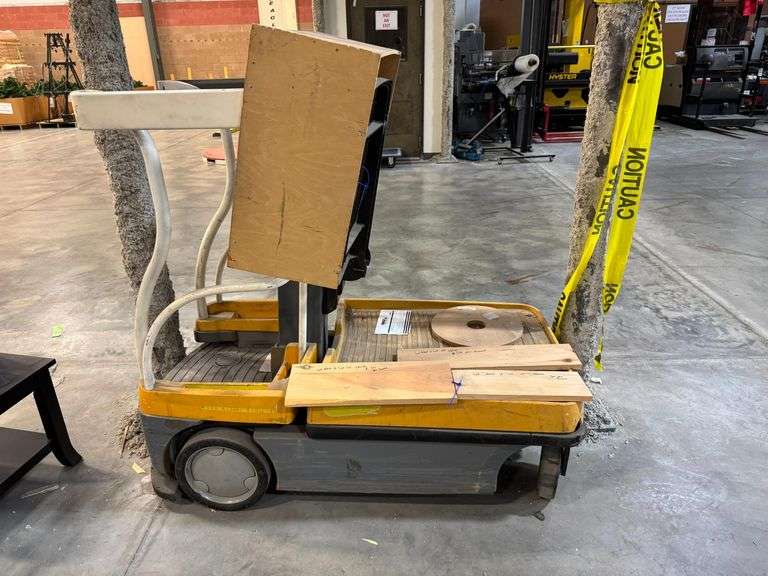 Crown WAV50-84 Electric Man Up Order Picker 24 Volt - Kaufman Realty ...