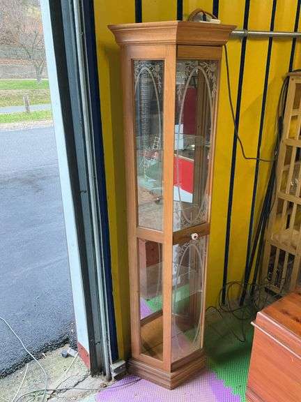 Lighted Curio Cabinet - Kaufman Realty & Auctions