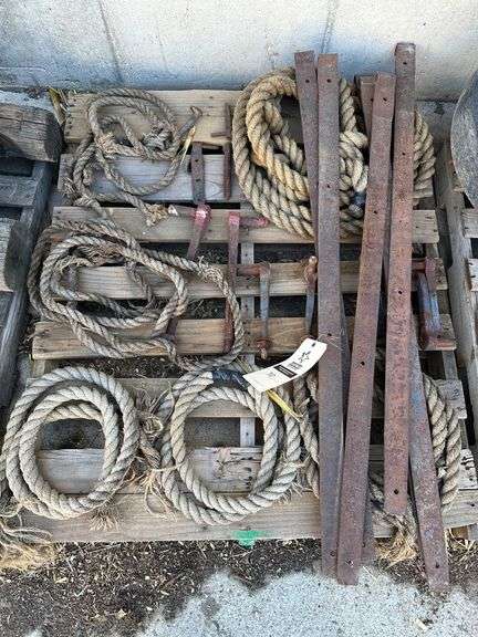 Rustic Barn hinges and rope decor - Kaufman Realty & Auctions