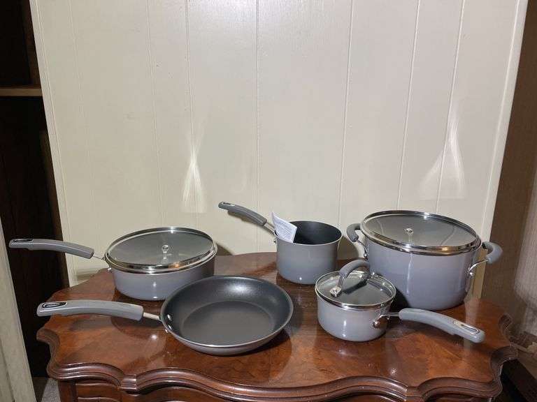 8 pc Rachel Ray pot and pan set - Kaufman Realty & Auctions