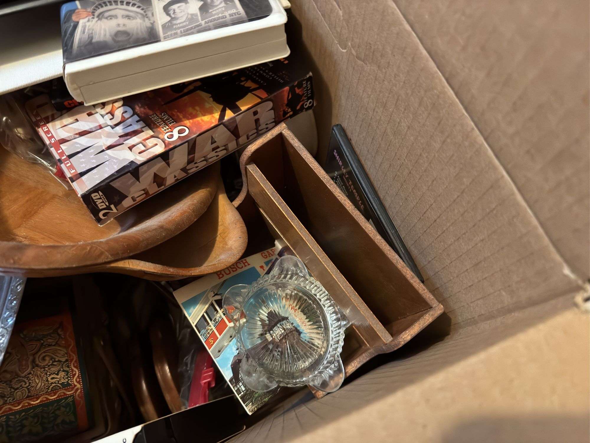 Box of Miscellaneous Items - Kaufman Realty & Auctions