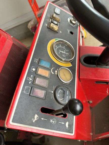 Steiner 525, 4WD, 1643hrs, Diesel - Kaufman Realty & Auctions