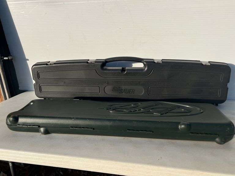 Sig Sauer & Beretta gun cases - Kaufman Realty & Auctions
