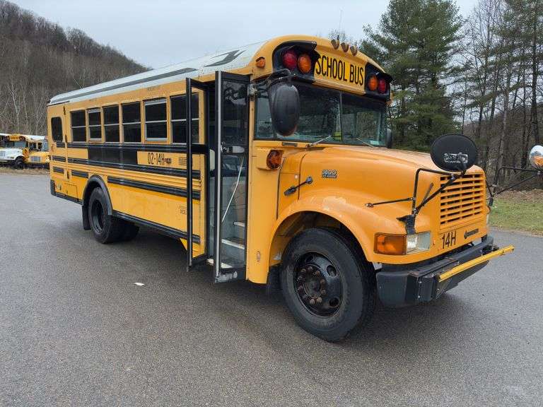 2003 International 3800 4x2 Bus Vin# 1HVBBAAL93H575179, 165674 Miles - Kaufman Realty & Auctions