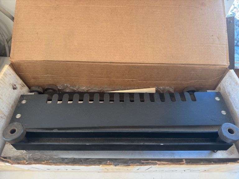 Dove tail maker - Kaufman Realty & Auctions