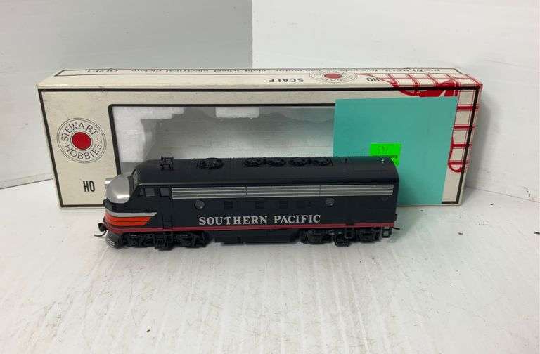 Stewart HO Scale Southern Pacific Model Train Engine - Kaufman Realty ...