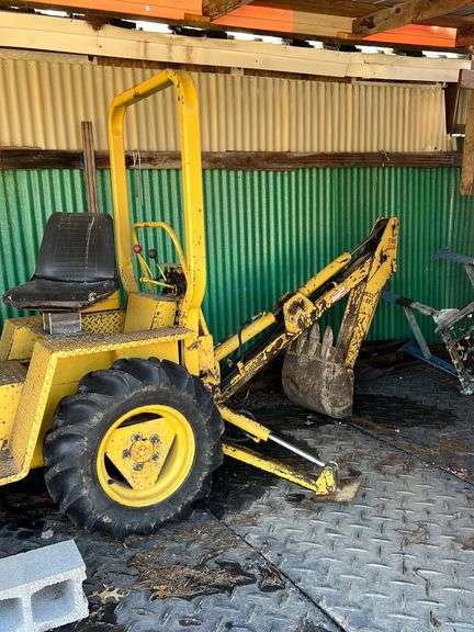 Terramite T5C Backhoe - RUNS - Kaufman Realty & Auctions