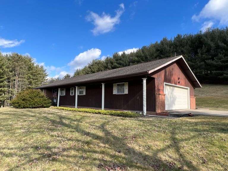 Sugarcreek Peaceful Valley Setting Sold $260,000 - Kaufman Realty ...