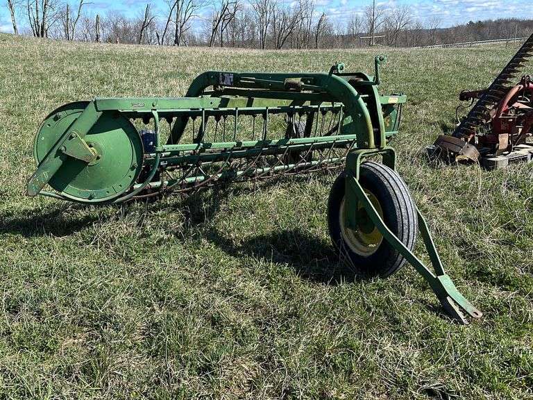 John Deere Roller Bar Rake - Kaufman Realty & Auctions