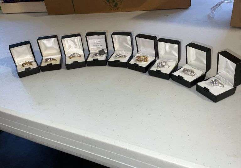 Nine Assorted rings. - Kaufman Realty & Auctions