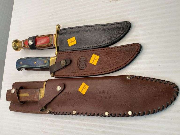 3 Pakistan Fixed Blade Knives - Kaufman Realty & Auctions