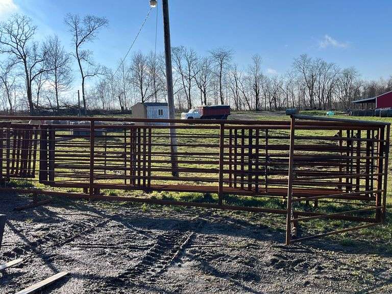 24'x5'x5' Corral Panel w/ 6' Gate - Kaufman Realty & Auctions