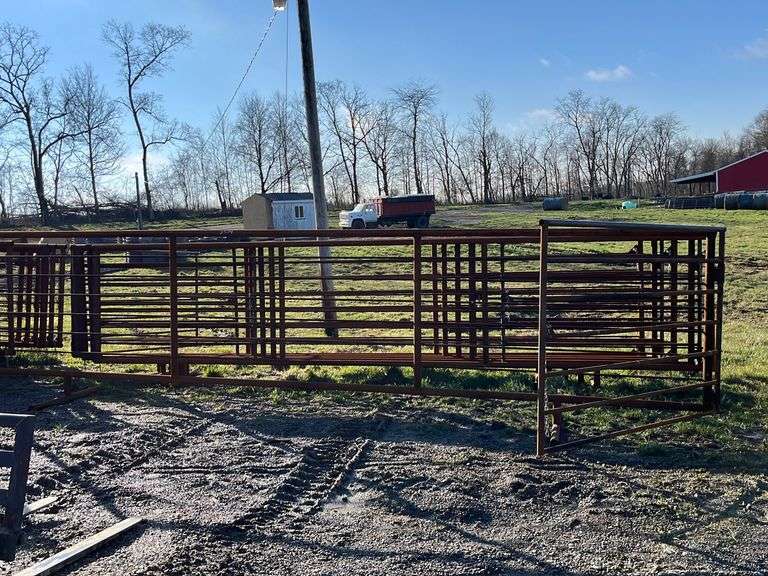 24'x5'x5' Corral Panel w/ 6' Gate - Kaufman Realty & Auctions