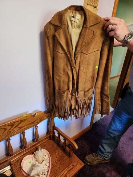 Conch shells, sea shell necklace & leather fringe jacket - Kaufman ...