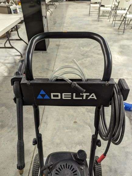 Delta pressure washer with Honda 4.5 horsepower engine works Kaufman Realty Auctions