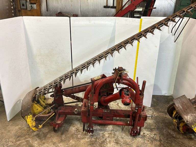 New Holland 451 Sickle Bar Mower - Kaufman Realty & Auctions
