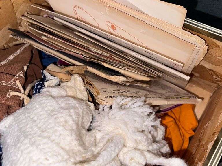 Trunk & Contents - Kaufman Realty & Auctions