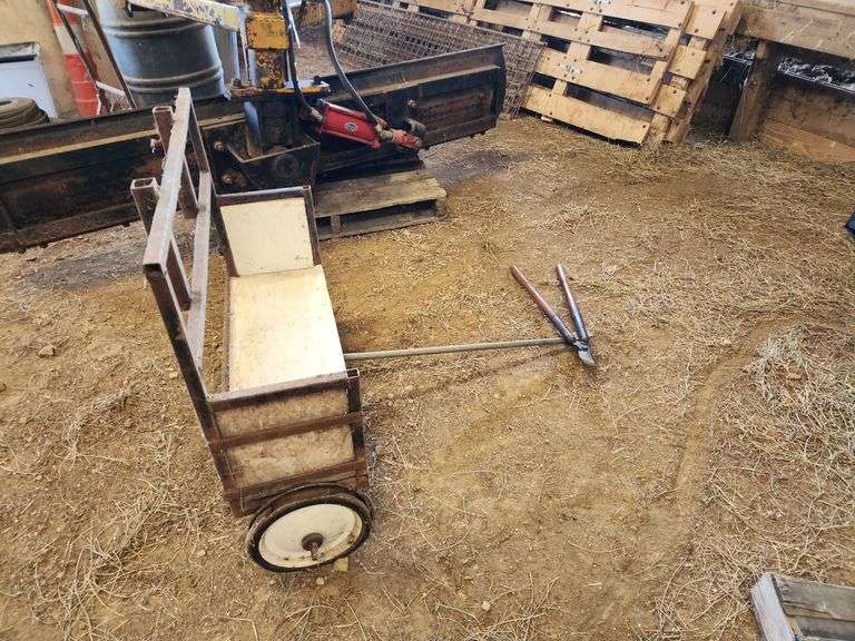 Small pull behind cart - Kaufman Realty & Auctions