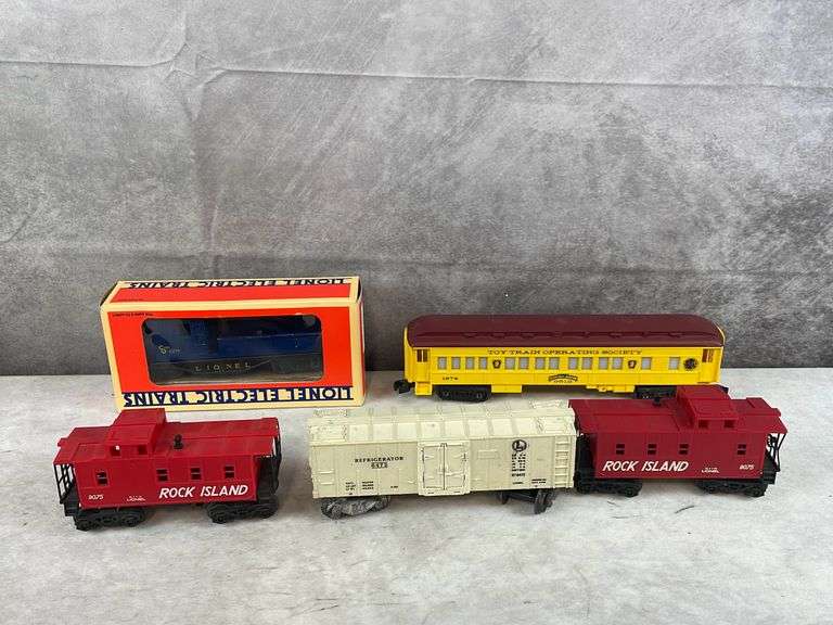 Assorted Lionel Cars, C&O Work Caboose, 6472 Reefer, Rock Island ...