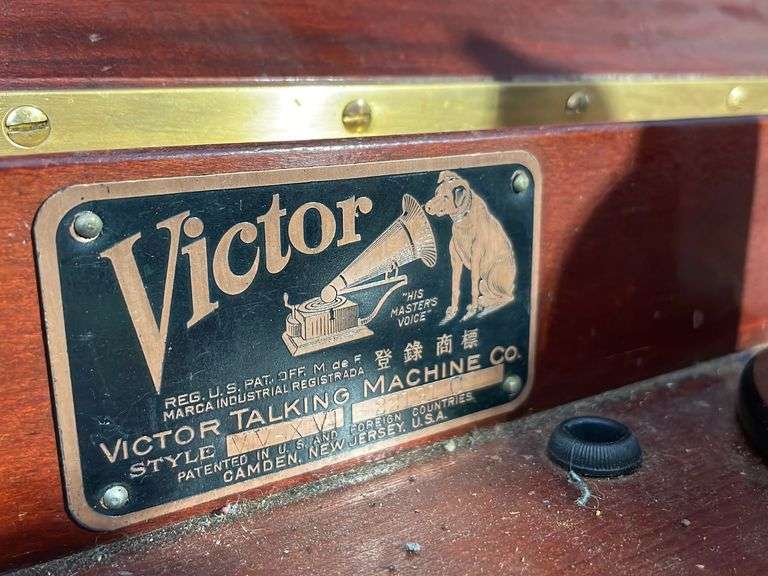 Victrola by the Victor Talking Machine Company - as is - Kaufman Realty ...