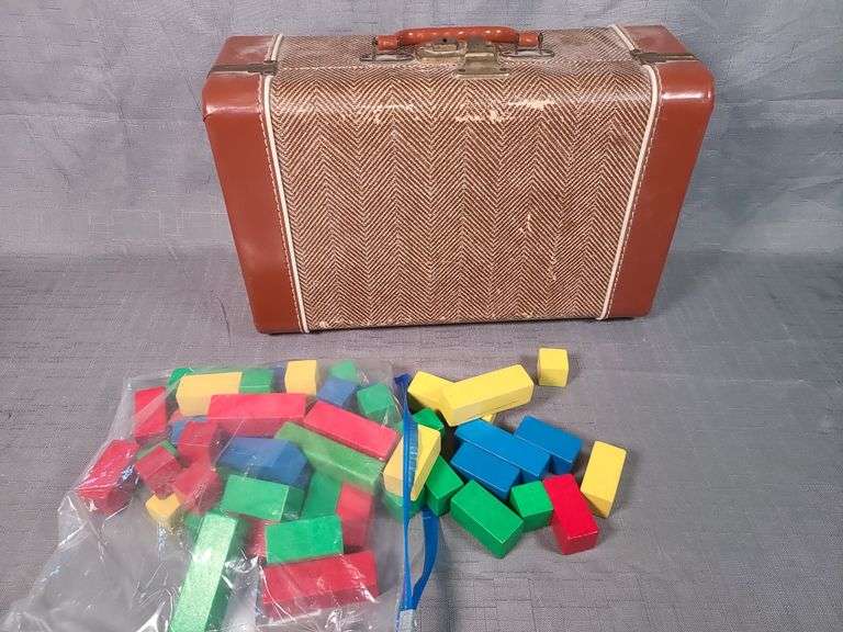 VINTAGE SUITCASE & KID’S BLOCKS - Kaufman Realty & Auctions