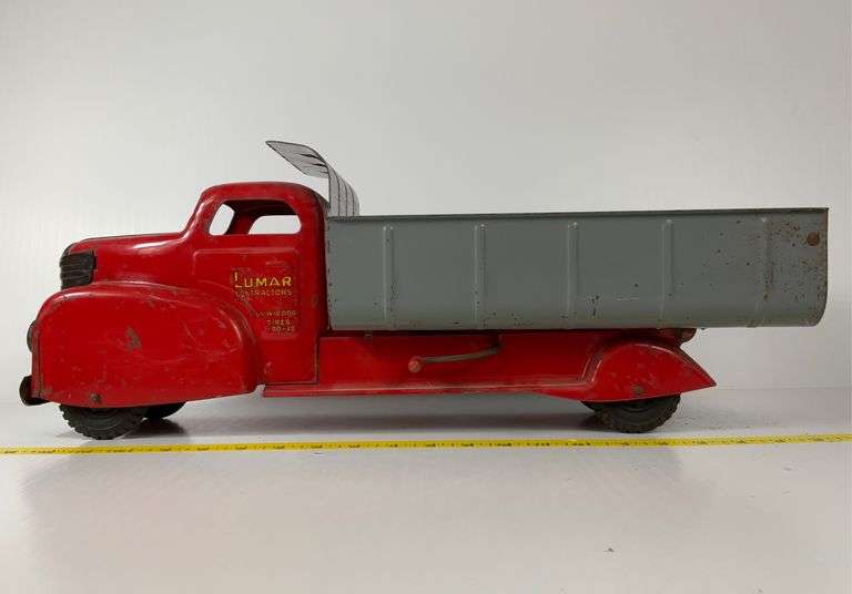 Lumar Contractors Dump Truck - Kaufman Realty & Auctions