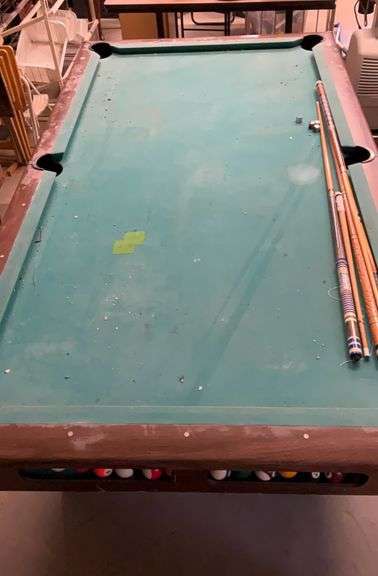 Sears Briarwood IV Pool Table with Pool Cues and Balls - Kaufman Realty ...