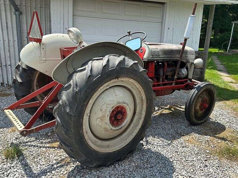 FORD 8N TRACTOR GAS ENGINE - Kaufman Realty & Auctions