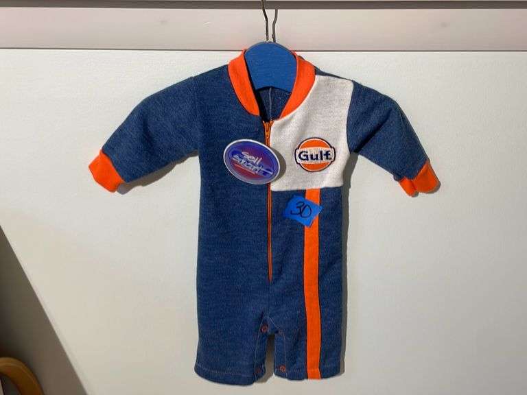BABY GULF OUTFIT & PIN - Kaufman Realty & Auctions