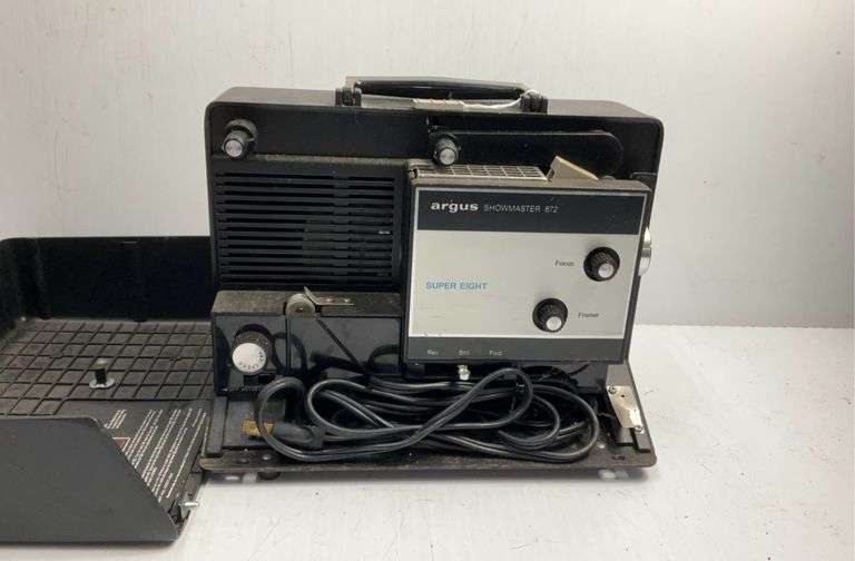 Argus Showmaster Super Eight Movie Projector - Kaufman Realty & Auctions