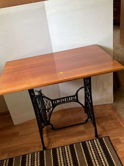 Singer Sewing Table - Kaufman Realty & Auctions