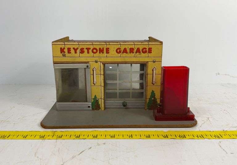 Keystone Toys Model Garage - Kaufman Realty & Auctions