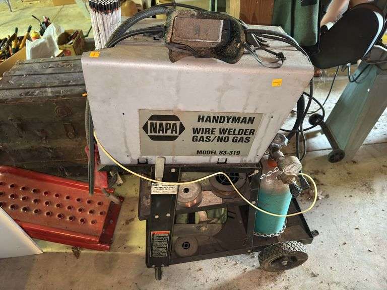 NAPA Handyman Wire Welder Model 83-319 - Kaufman Realty & Auctions