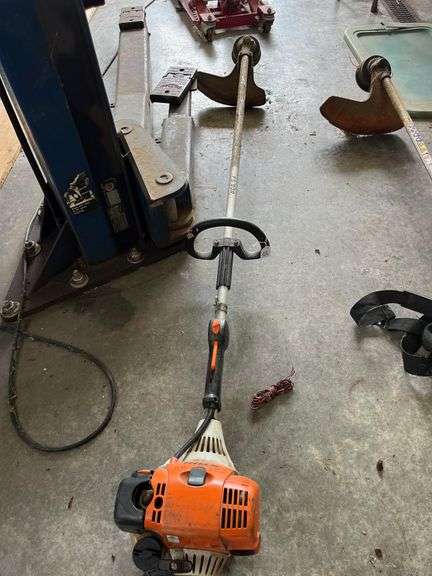 Stihl FS 90R weed trimmer - Kaufman Realty & Auctions