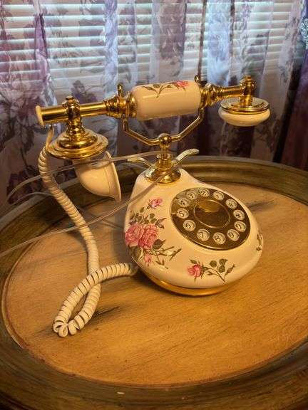 Vintage style phone - Kaufman Realty & Auctions