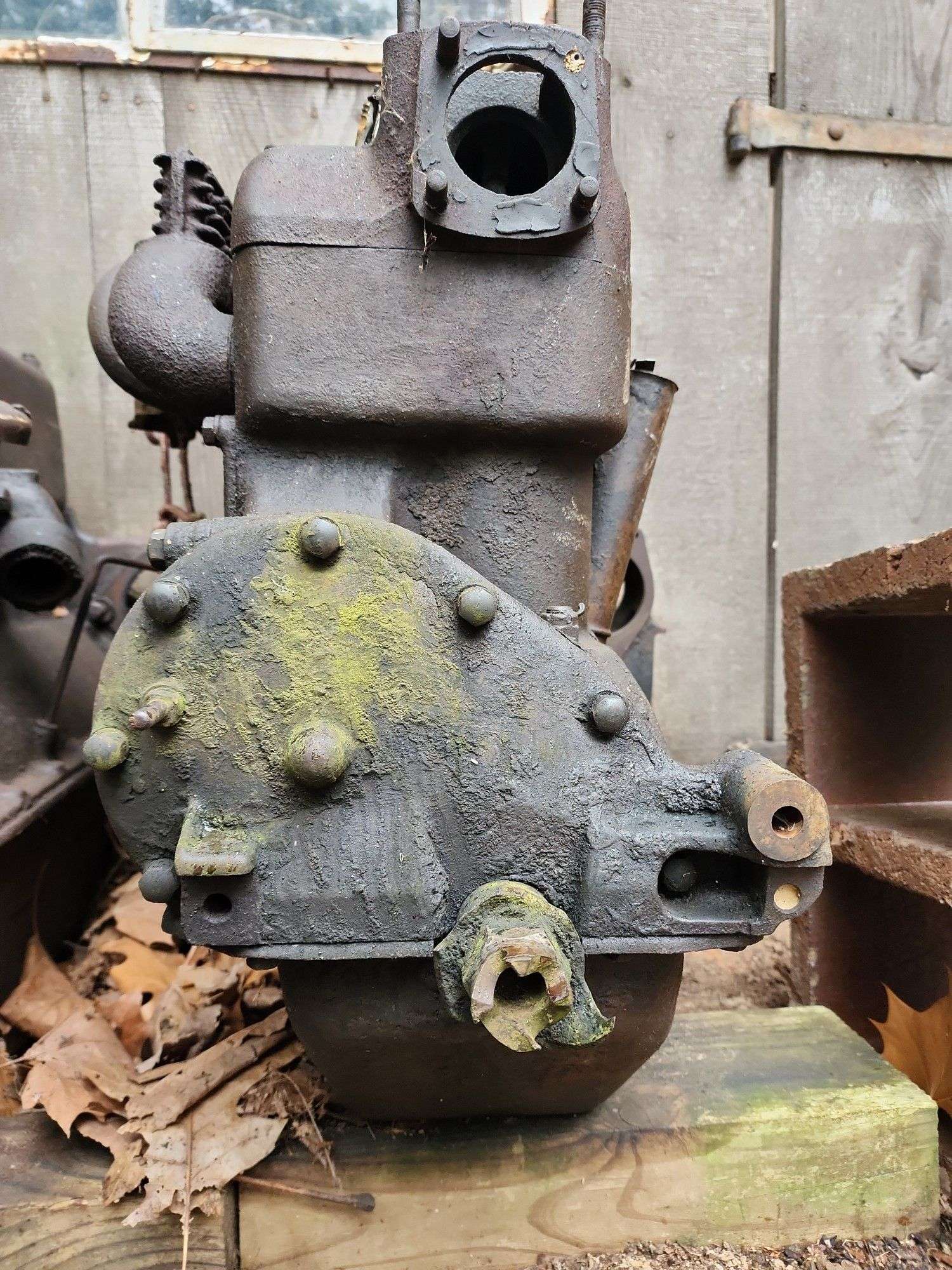 Model A Engine - Kaufman Realty & Auctions