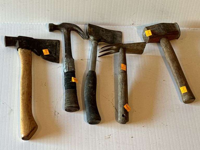 Assortment of Small Hand Tools - Kaufman Realty & Auctions