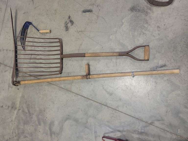 10 prong hay fork, cycle bars - Kaufman Realty & Auctions