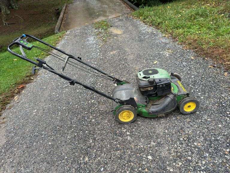 John Deere JS30 Self Propelled Mulching Mower - Kaufman Realty & Auctions