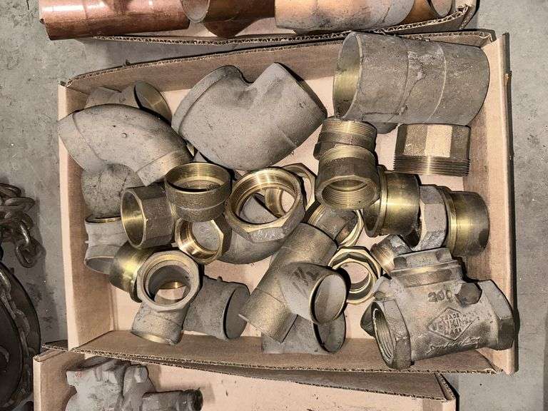 ASSORTED COPPER AND BRASS FITTINGS - Kaufman Realty & Auctions