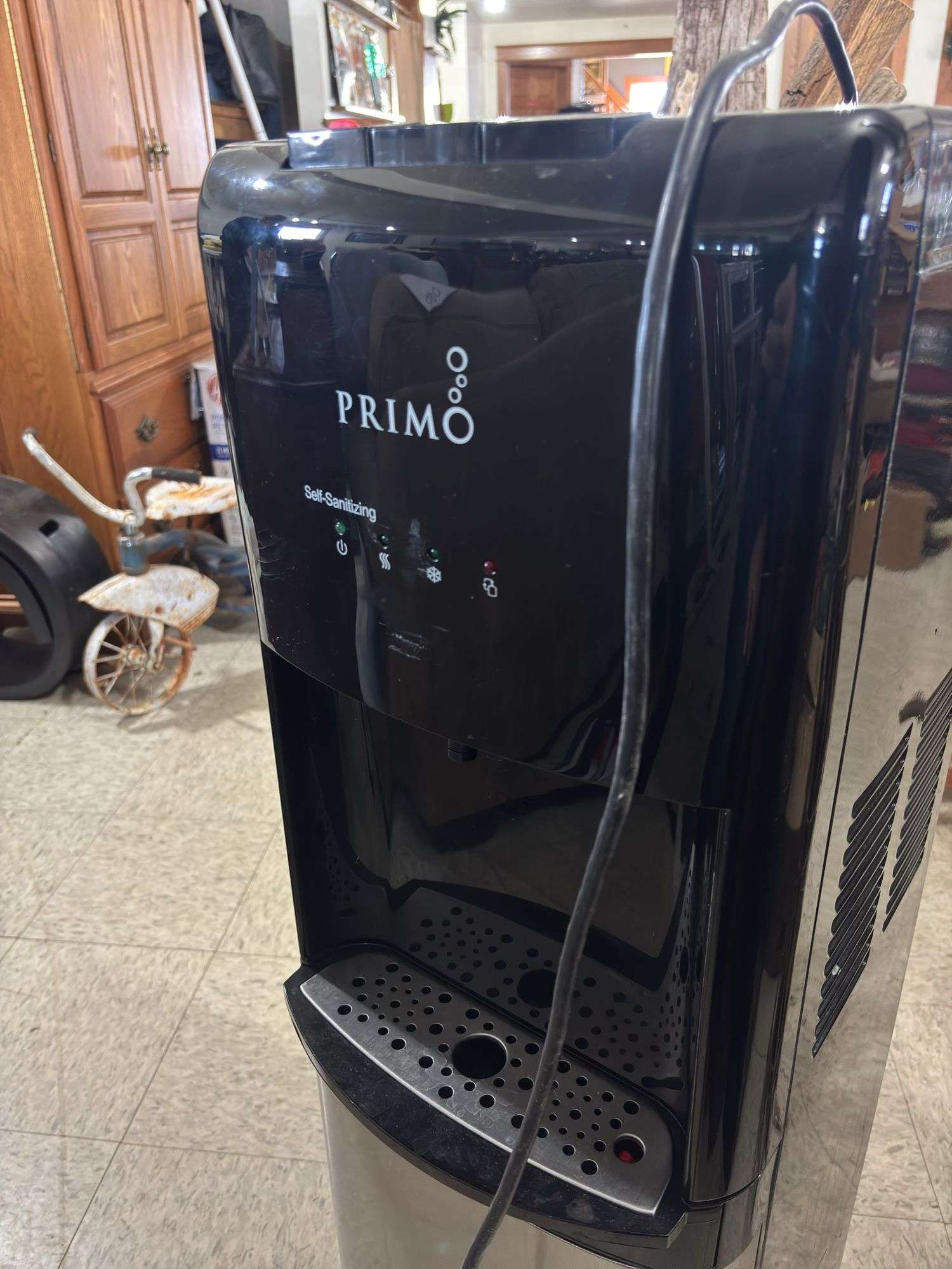 Primo Water machine /works - Kaufman Realty & Auctions