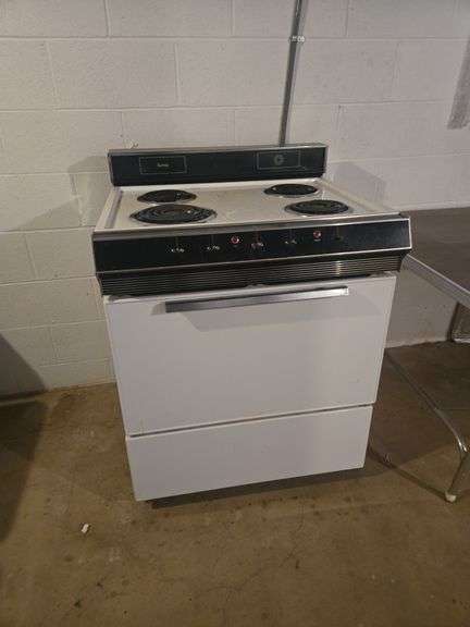 Sunray electric stove- see electrical plug - Kaufman Realty & Auctions